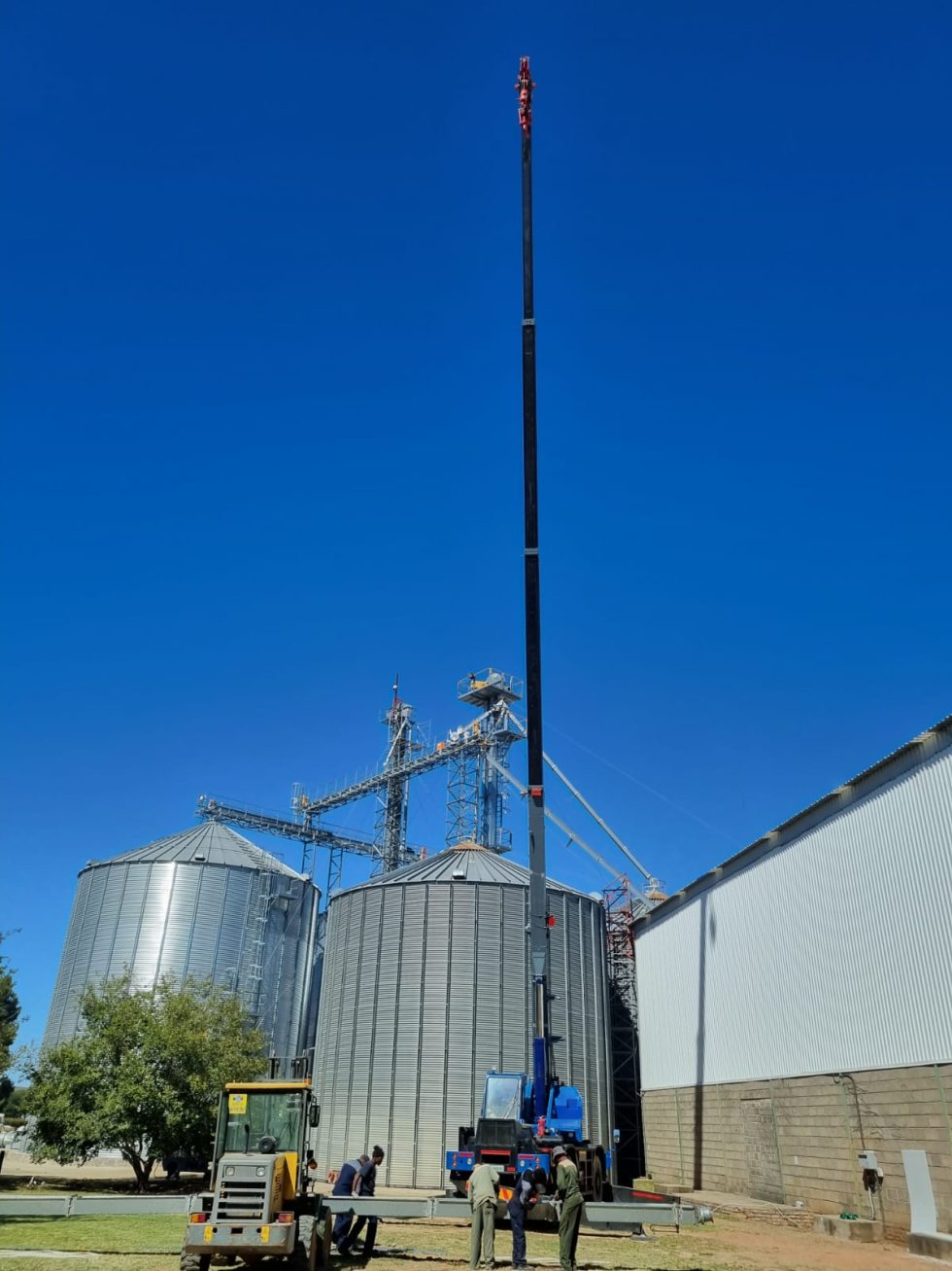 SERVICES - SOLHAR - Crane Hire - Located in Kimberley