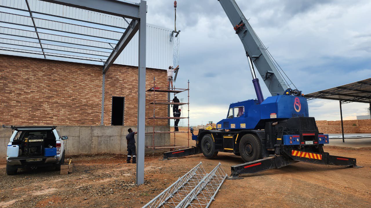 Vermeulens in Kimberley's New Development - Wi-Fi Tower Installation ...